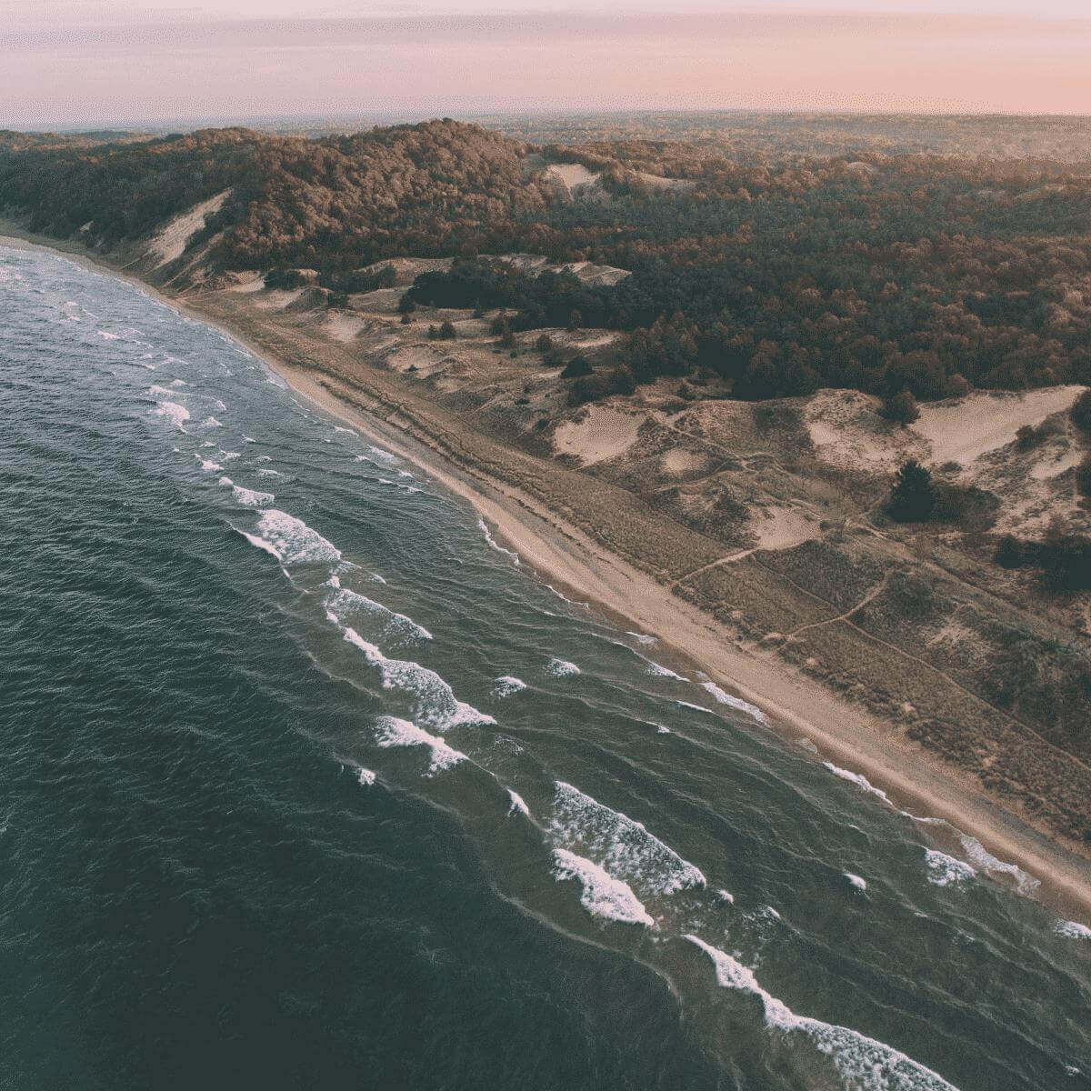 Lake Michigan: The Second Largest of the Great Lakes - Ocean Info